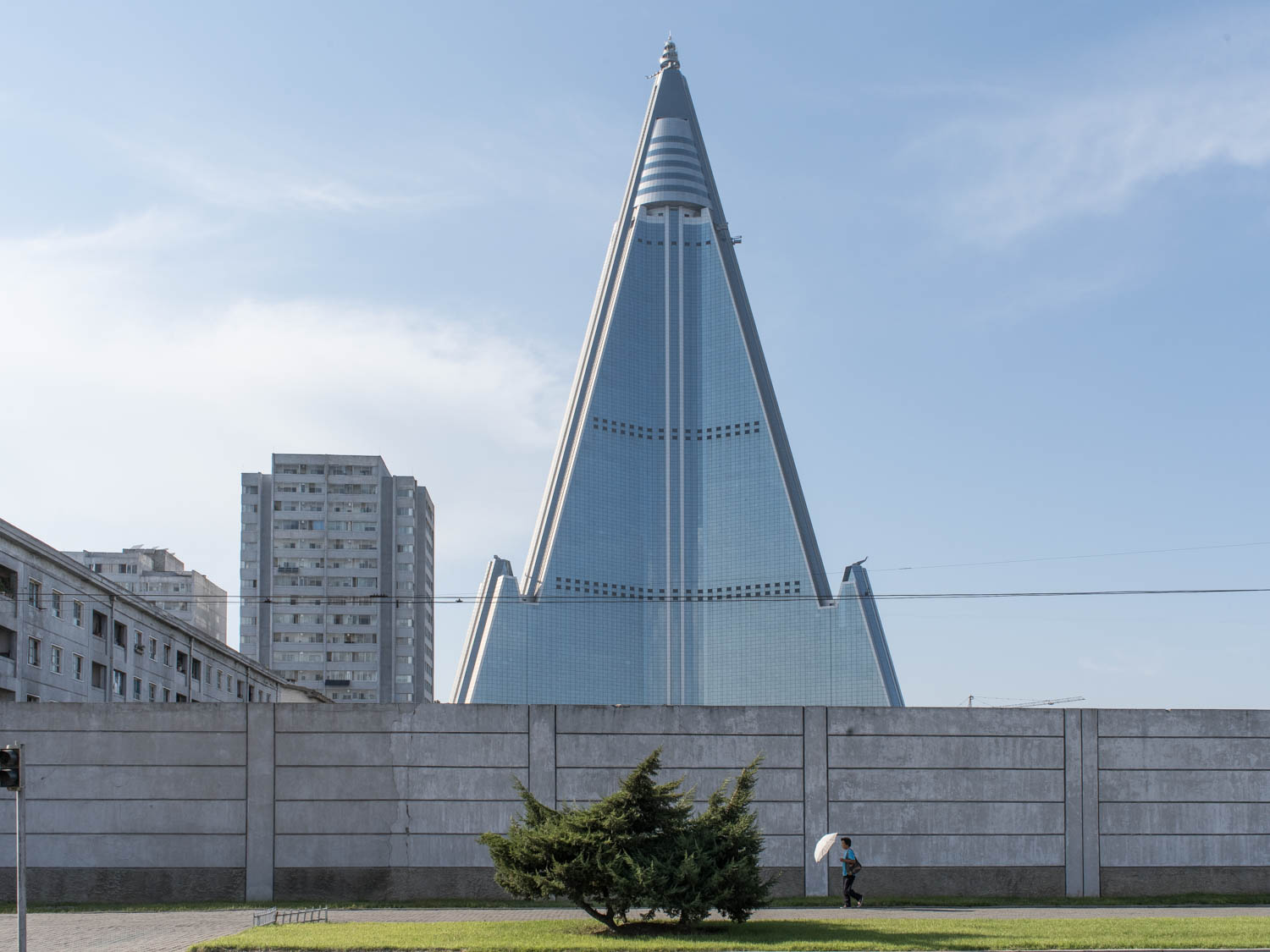 Ryugyong Hotel - Ficha, Fotos y Planos - WikiArquitectura