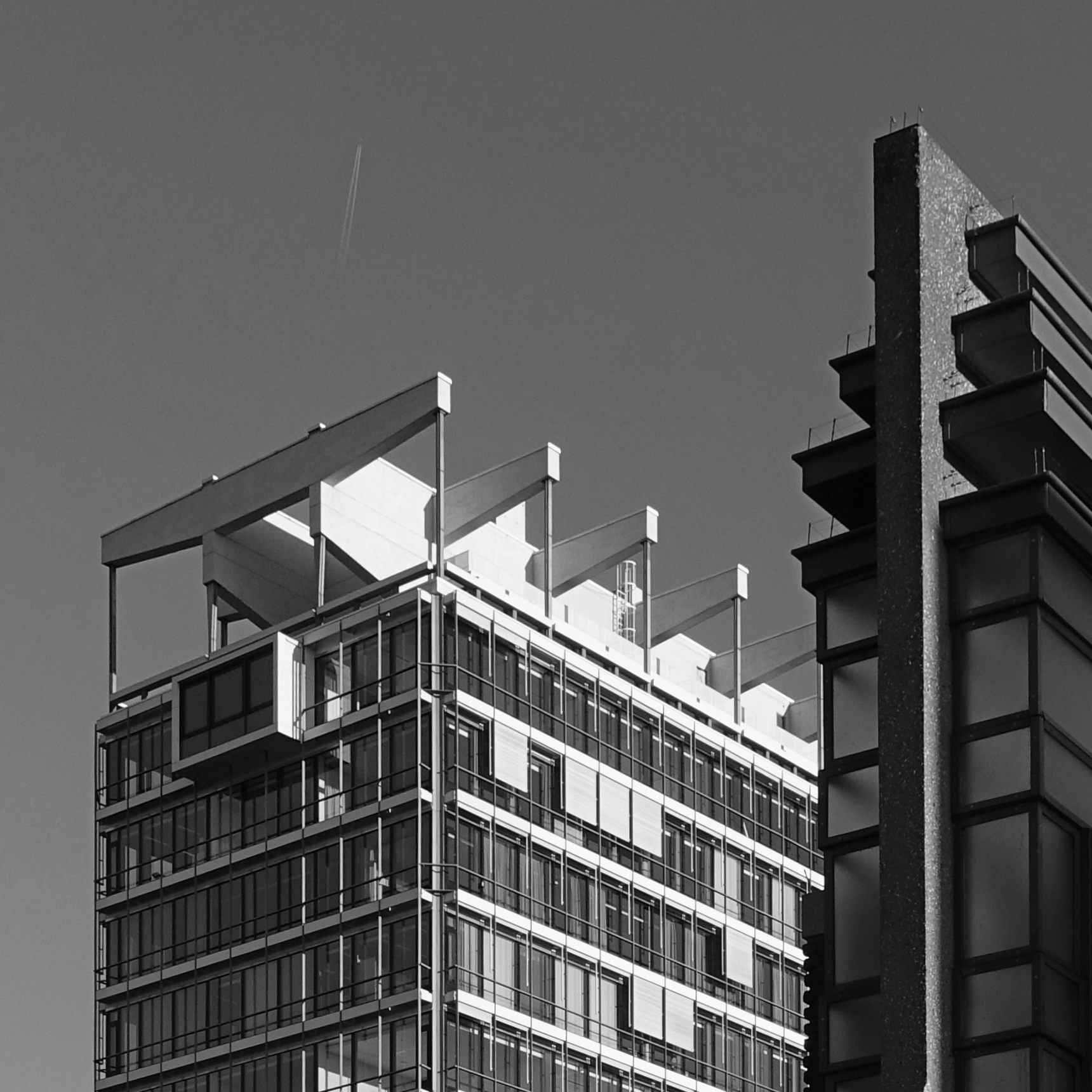 BP Building - Ficha, Fotos y Planos - WikiArquitectura