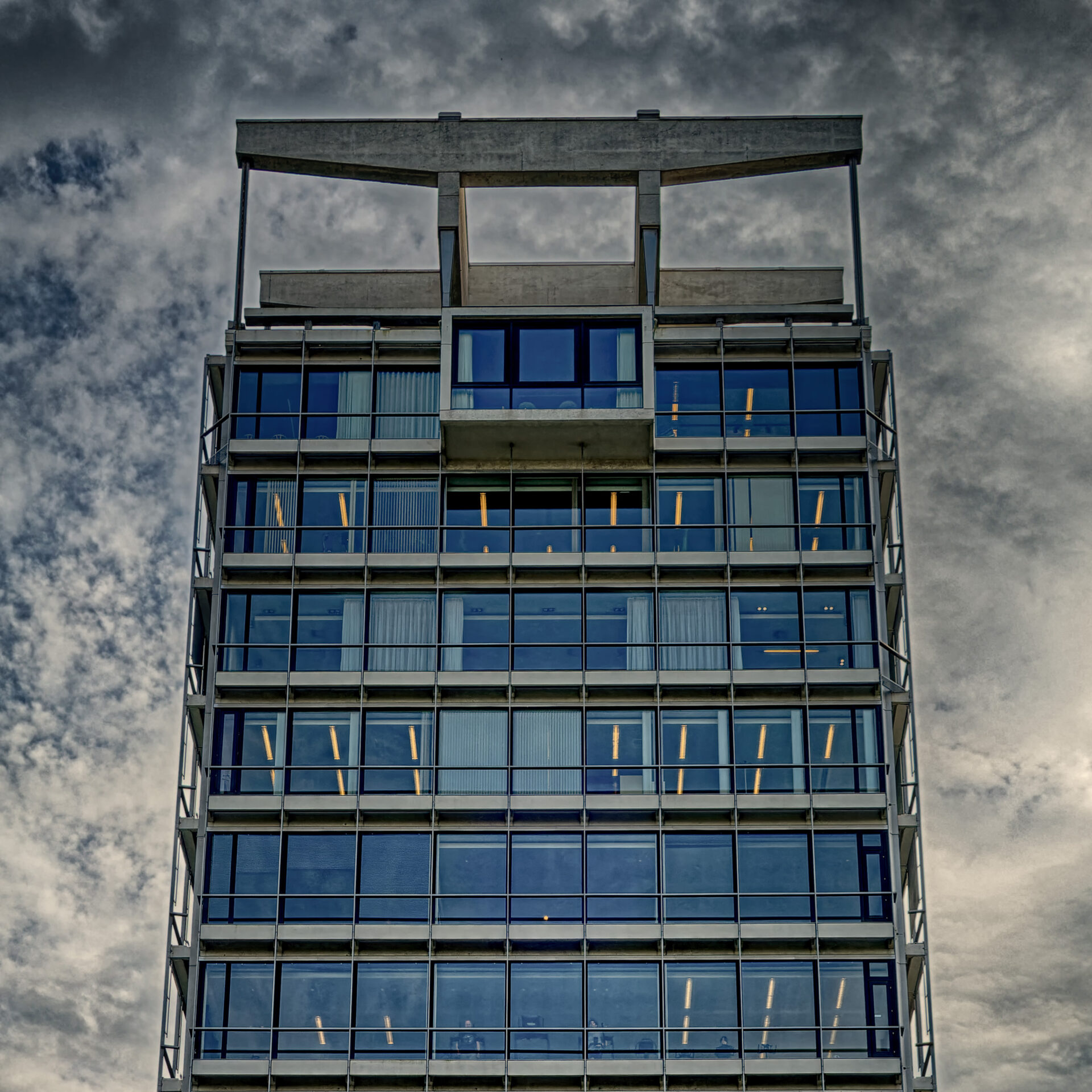 BP Building - Ficha, Fotos y Planos - WikiArquitectura